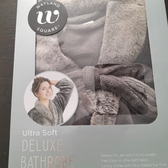 wayland | Intimates & Sleepwear | Wayland Square Deluxe Luxury Bathrobe ...